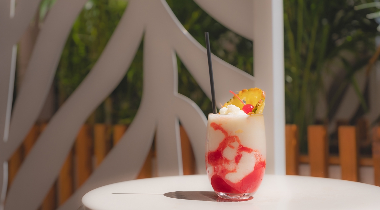 The Best Waikiki Bar - Waikiki Hotels | Prince Waikiki’s Hinana Bar