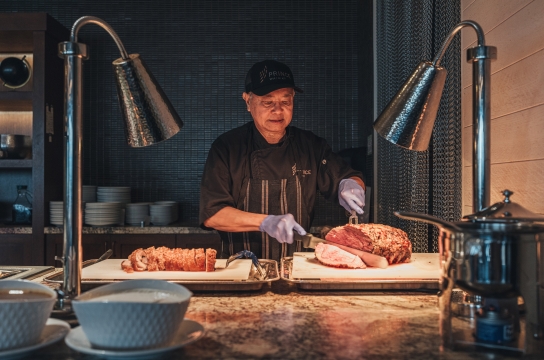 100 Sails Restaurant & Bar | Prince Waikiki